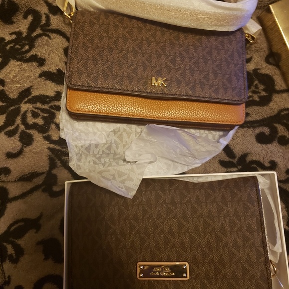 Michael Kors | Accessories | Mk Purse An Wallet | Poshmark